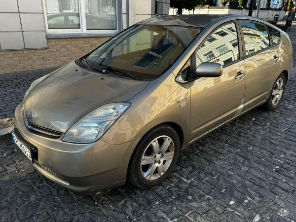 Brūns Toyota Prius 2007 Panevēža, ar dzinēja tilpumu 1.50 L un nobraukumu 228 tūkst. km par 3100 €, foto 1 vietnē AUTOMOTO.COM.LV