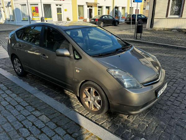 Brūns Toyota Prius 2007 Panevēža, ar dzinēja tilpumu 1.50 L un nobraukumu 228 tūkst. km par 3100 €, foto 2 vietnē AUTOMOTO.COM.LV