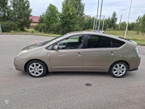 Brūns Toyota Prius 2007 Tauragė, ar dzinēja tilpumu 1.50 L un nobraukumu 271 tūkst. km par 3700 €, foto  vietnē AUTOMOTO.COM.LV
