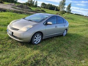 Brown Toyota Prius 2007 in Utena, with an engine capacity of 1.50 L and mileage of 300 thousand km for 5100 €, photo 6 on AUTOMOTO.COM.LV