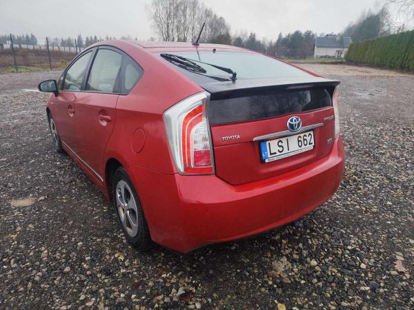 Brūns Toyota Prius 2012 Viļņa, ar dzinēja tilpumu 1.80 L un nobraukumu 342 tūkst. km par 5450 €, foto 4 vietnē AUTOMOTO.COM.LV