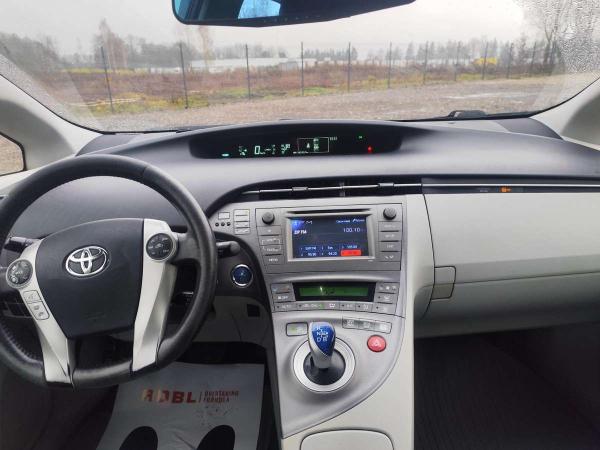 Brūns Toyota Prius 2012 Viļņa, ar dzinēja tilpumu 1.80 L un nobraukumu 342 tūkst. km par 5450 €, foto 6 vietnē AUTOMOTO.COM.LV