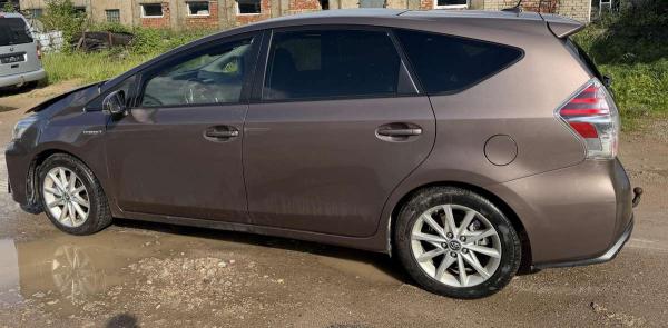 Toyota Prius 2015 Kauņa vietnē Brūns Toyota Prius 2015 Kauņa, ar dzinēja tilpumu 1.80 L un nobraukumu 182 tūkst. km par 3550 €, foto 9 vietnē AUTOMOTO.COM.LV