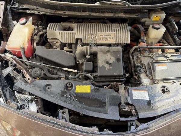 Toyota Prius 2015 Kauņa vietnē Brūns Toyota Prius 2015 Kauņa, ar dzinēja tilpumu 1.80 L un nobraukumu 182 tūkst. km par 3550 €, foto 11 vietnē AUTOMOTO.COM.LV