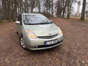 Green Toyota Prius 2006 in Kedainiai, with an engine capacity of 1.50 L and mileage of 257 thousand km for 3550 €, photo 2 on AUTOMOTO.COM.LV