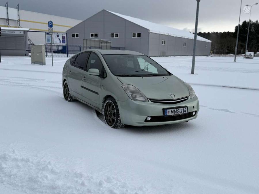 Zaļš Toyota Prius 2006 Viļņa, ar dzinēja tilpumu 0.00 L un nobraukumu 375 tūkst. km par 2299 €, foto 2 vietnē AUTOMOTO.COM.LV