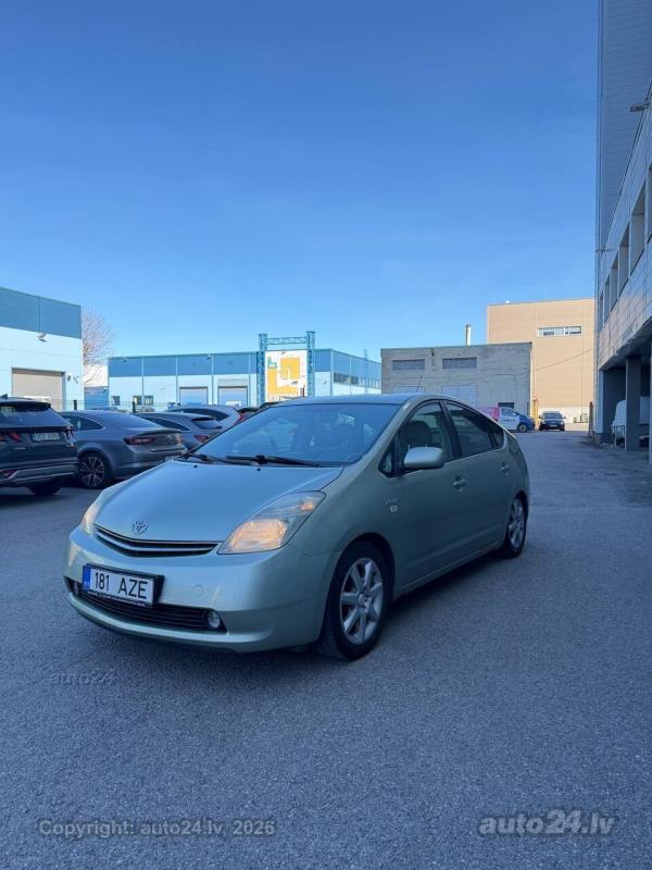 Zaļš Toyota Prius 2006 Tallina, ar dzinēja tilpumu 1.50 L un nobraukumu 332 tūkst. km par 1699 €, foto 1 vietnē AUTOMOTO.COM.LV