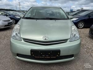 Zaļš Toyota Prius 2006 Viļņa, ar dzinēja tilpumu 1.50 L un nobraukumu 202 tūkst. km par 4700 €, foto  vietnē AUTOMOTO.COM.LV