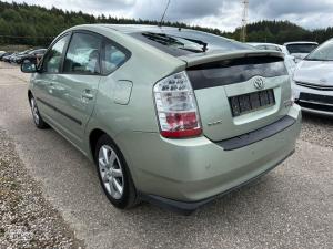 Green Toyota Prius 2006 in Vilnius, with an engine capacity of 1.50 L and mileage of 202 thousand km for 4700 €, photo 6 on AUTOMOTO.COM.LV