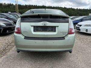 Green Toyota Prius 2006 in Vilnius, with an engine capacity of 1.50 L and mileage of 202 thousand km for 4700 €, photo 8 on AUTOMOTO.COM.LV