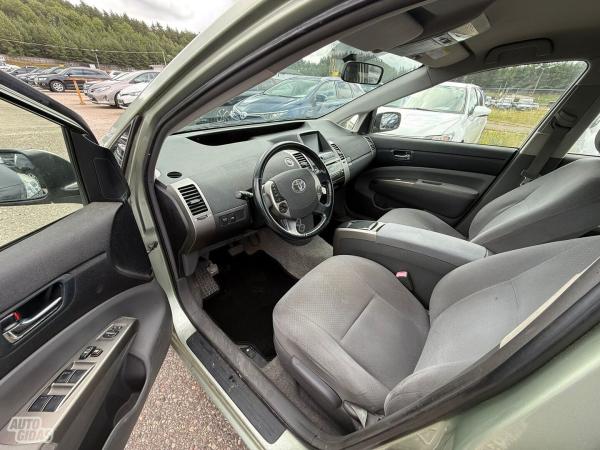 Green Toyota Prius 2006 in Vilnius, with an engine capacity of 1.50 L and mileage of 202 thousand km for 4700 €, photo 10 on AUTOMOTO.COM.LV