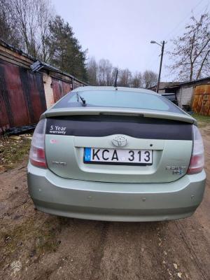 Zaļš Toyota Prius 2007 Viļņa, ar dzinēja tilpumu 1.50 L un nobraukumu 502 tūkst. km par 950 €, foto 7 vietnē AUTOMOTO.COM.LV