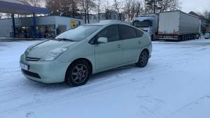 Green Toyota Prius 2007 in Marijampole, with an engine capacity of 1.50 L and mileage of 280 thousand km for 3100 €, photo 3 on AUTOMOTO.COM.LV
