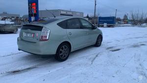 Green Toyota Prius 2007 in Marijampole, with an engine capacity of 1.50 L and mileage of 280 thousand km for 3100 €, photo 6 on AUTOMOTO.COM.LV