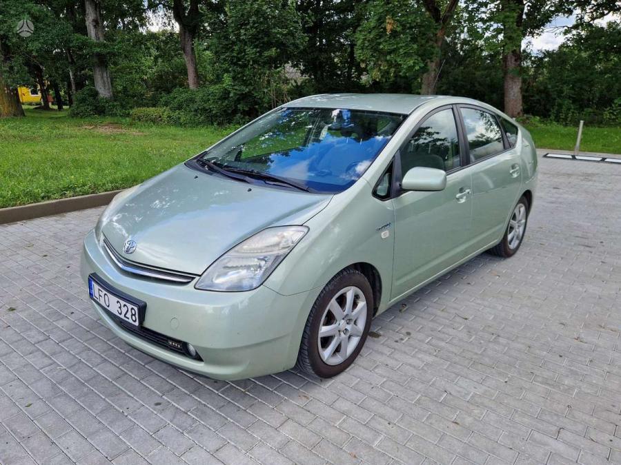 Зеленый Тойота Приус 2007 в Рокишкис, объемом двигателя 1.50 л и пробегом 261 тыс. км за 4000 €, фото 4 на AUTOMOTO.COM.LV