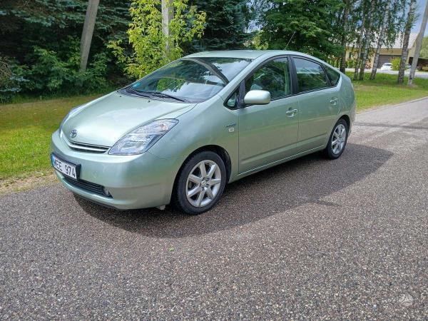 Zaļš Toyota Prius 2007 Utena, ar dzinēja tilpumu 1.50 L un nobraukumu 198 tūkst. km par 4200 €, foto 1 vietnē AUTOMOTO.COM.LV