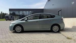 Green Toyota Prius 2014 in Vilnius, with an engine capacity of 1.80 L and mileage of 212 thousand km for 7350 €, photo 5 on AUTOMOTO.COM.LV