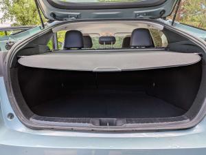 Green Toyota Prius 2017 in Vilnius, with an engine capacity of 1.80 L and mileage of 133 thousand km for 12490 €, photo 12 on AUTOMOTO.COM.LV