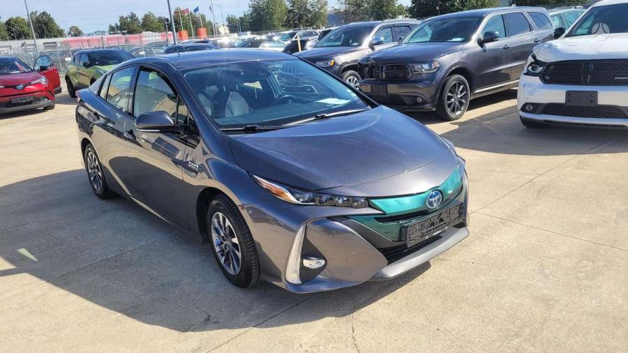 Zaļš Toyota Prius 2018 Marijampole, ar dzinēja tilpumu 1.80 L un nobraukumu 185 tūkst. km par 13800 €, foto 3 vietnē AUTOMOTO.COM.LV