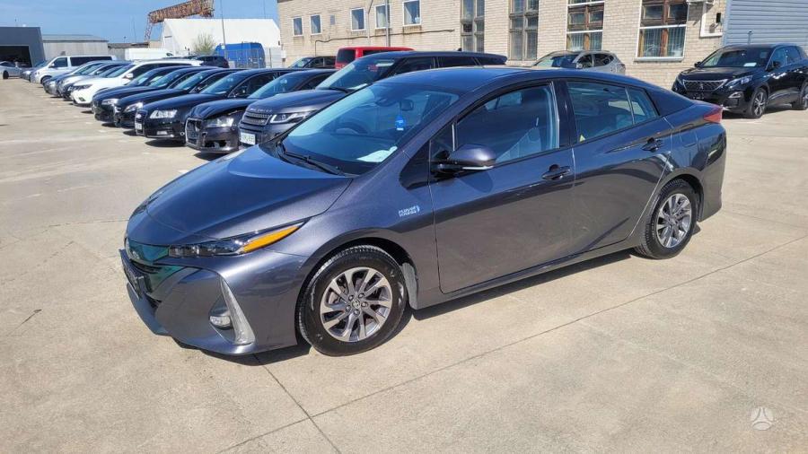 Zaļš Toyota Prius 2018 Marijampole, ar dzinēja tilpumu 1.80 L un nobraukumu 185 tūkst. km par 13800 €, foto 4 vietnē AUTOMOTO.COM.LV