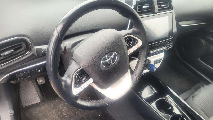 Zaļš Toyota Prius 2018 Marijampole, ar dzinēja tilpumu 1.80 L un nobraukumu 185 tūkst. km par 13800 €, foto 18 vietnē AUTOMOTO.COM.LV