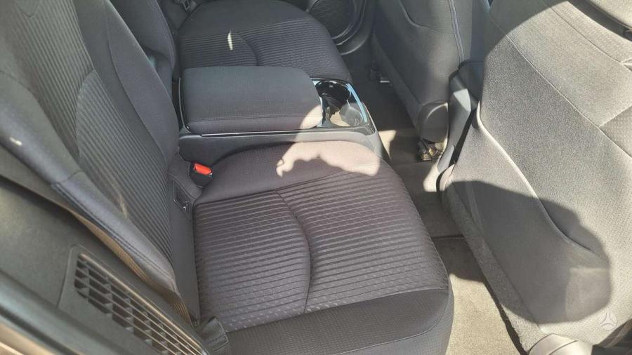 Zaļš Toyota Prius 2018 Marijampole, ar dzinēja tilpumu 1.80 L un nobraukumu 185 tūkst. km par 13800 €, foto 23 vietnē AUTOMOTO.COM.LV