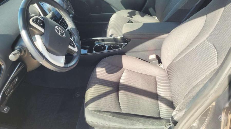 Zaļš Toyota Prius 2018 Marijampole, ar dzinēja tilpumu 1.80 L un nobraukumu 185 tūkst. km par 13800 €, foto 29 vietnē AUTOMOTO.COM.LV