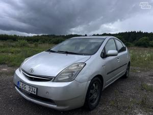 Pelēks Toyota Prius 2007 Kauņa, ar dzinēja tilpumu 1.50 L un nobraukumu 300 tūkst. km par 1700 €, foto  vietnē AUTOMOTO.COM.LV