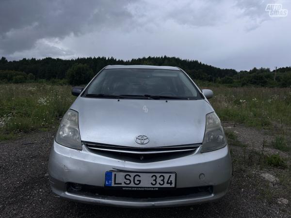 Grey Toyota Prius 2007 in Kaunas, with an engine capacity of 1.50 L and mileage of 300 thousand km for 1700 €, photo 3 on AUTOMOTO.COM.LV