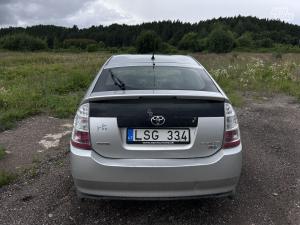 Grey Toyota Prius 2007 in Kaunas, with an engine capacity of 1.50 L and mileage of 300 thousand km for 1700 €, photo 5 on AUTOMOTO.COM.LV