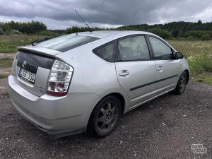 Grey Toyota Prius 2007 in Kaunas, with an engine capacity of 1.50 L and mileage of 300 thousand km for 1700 €, photo 7 on AUTOMOTO.COM.LV
