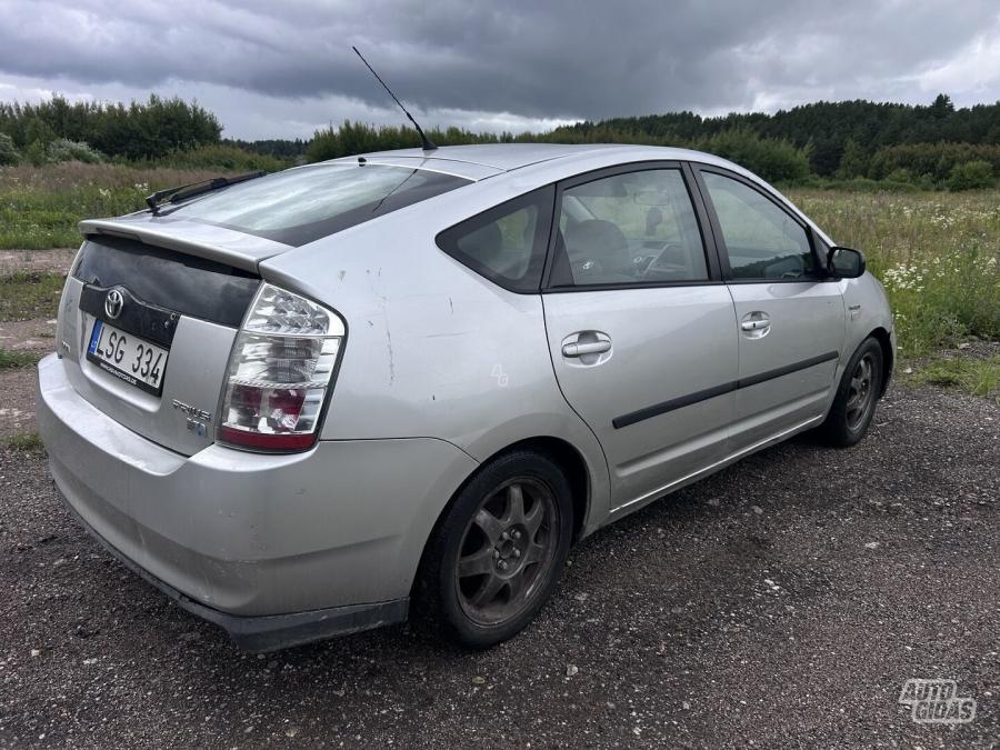 Grey Toyota Prius 2007 in Kaunas, with an engine capacity of 1.50 L and mileage of 300 thousand km for 1700 €, photo 7 on AUTOMOTO.COM.LV