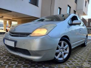 Grey Toyota Prius 2004 in Vilnius, with an engine capacity of 1.50 L and mileage of 300 thousand km for 2450 €, photo 4 on AUTOMOTO.COM.LV