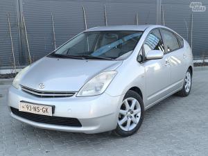 Grey Toyota Prius 2004 in Vilnius, with an engine capacity of 1.50 L and mileage of 288 thousand km for 3450 €, photo  on AUTOMOTO.COM.LV