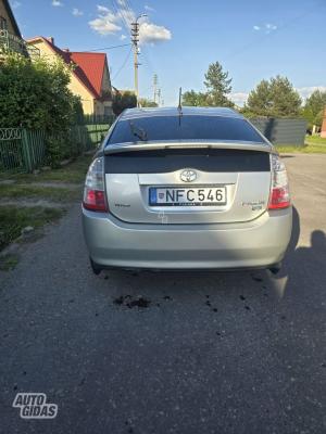 Pelēks Toyota Prius 2004 Panevēža, ar dzinēja tilpumu 1.50 L un nobraukumu 400 tūkst. km par 2200 €, foto 5 vietnē AUTOMOTO.COM.LV