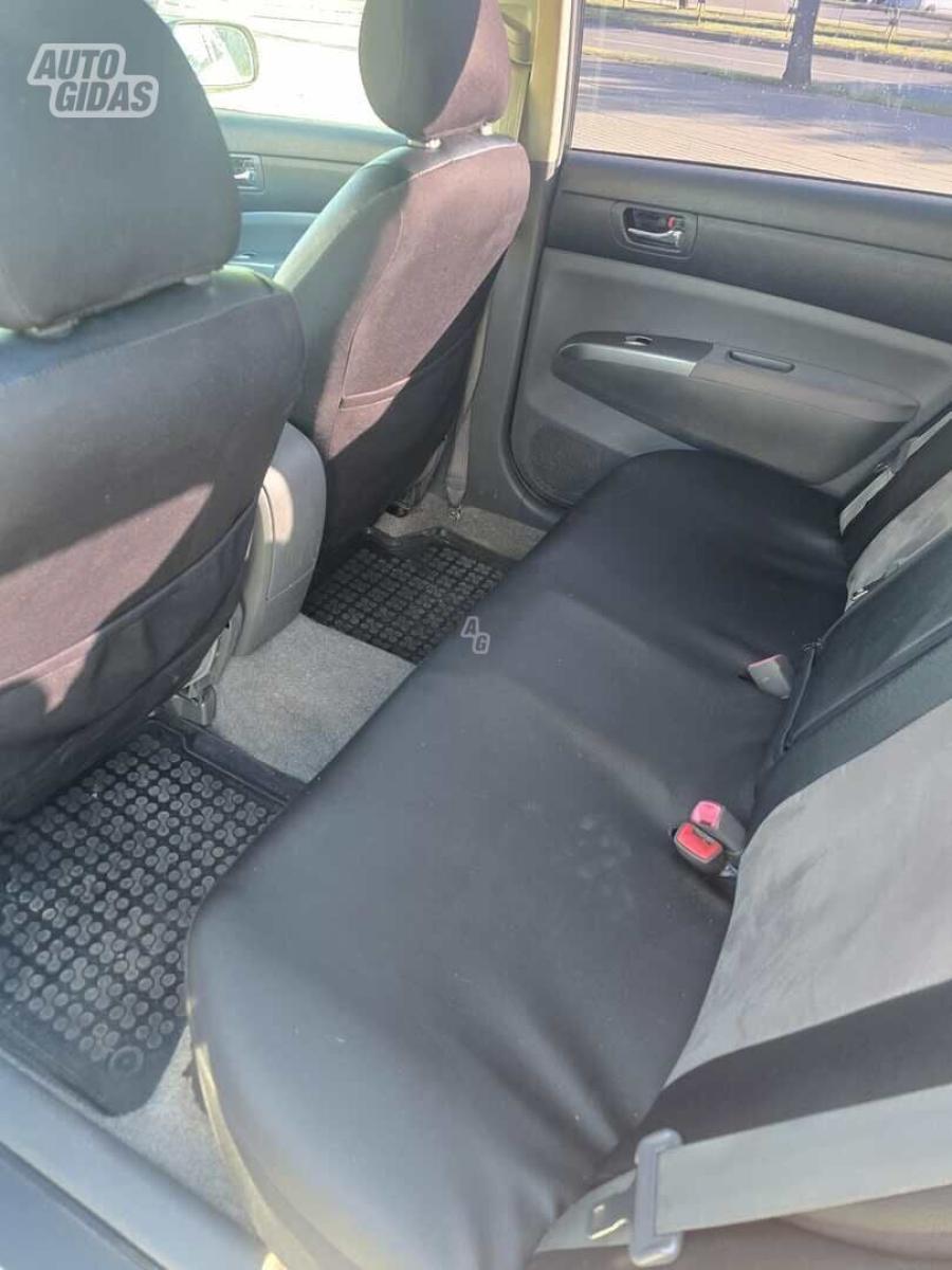 Pelēks Toyota Prius 2004 Panevēža, ar dzinēja tilpumu 1.50 L un nobraukumu 400 tūkst. km par 2200 €, foto 10 vietnē AUTOMOTO.COM.LV