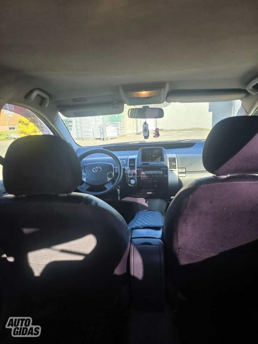 Pelēks Toyota Prius 2004 Panevēža, ar dzinēja tilpumu 1.50 L un nobraukumu 400 tūkst. km par 2200 €, foto 11 vietnē AUTOMOTO.COM.LV