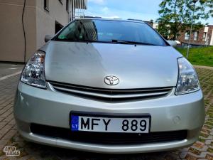 Pelēks Toyota Prius 2004 Viļņa, ar dzinēja tilpumu 1.50 L un nobraukumu 261 tūkst. km par 3350 €, foto 6 vietnē AUTOMOTO.COM.LV