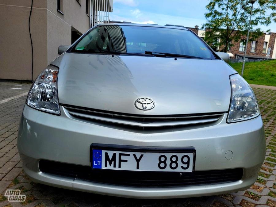 Pelēks Toyota Prius 2004 Viļņa, ar dzinēja tilpumu 1.50 L un nobraukumu 261 tūkst. km par 3350 €, foto 6 vietnē AUTOMOTO.COM.LV