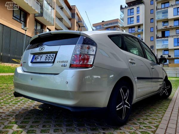 Grey Toyota Prius 2004 in Vilnius, with an engine capacity of 1.50 L and mileage of 261 thousand km for 3350 €, photo 9 on AUTOMOTO.COM.LV