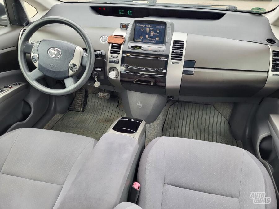 Pelēks Toyota Prius 2004 Viļņa, ar dzinēja tilpumu 1.50 L un nobraukumu 261 tūkst. km par 3350 €, foto 14 vietnē AUTOMOTO.COM.LV