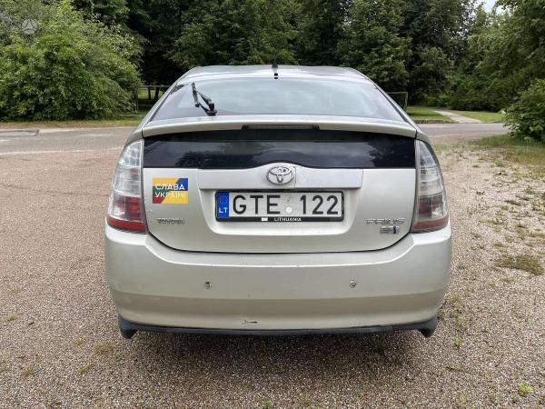 Grey Toyota Prius 2004 in Vilnius, with an engine capacity of 1.50 L and mileage of 89 thousand km for 2000 €, photo 6 on AUTOMOTO.COM.LV