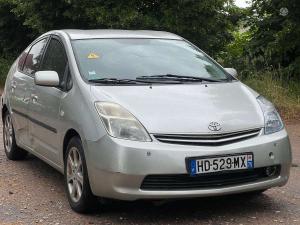 Pelēks Toyota Prius 2004 Tauragė, ar dzinēja tilpumu 1.50 L un nobraukumu 252 tūkst. km par 2000 €, foto  vietnē AUTOMOTO.COM.LV