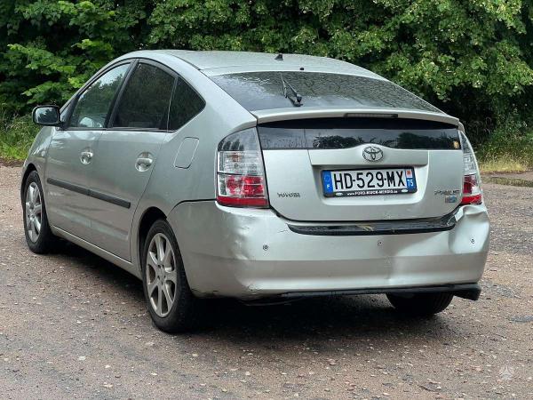 Grey Toyota Prius 2004 in Taurage, with an engine capacity of 1.50 L and mileage of 252 thousand km for 2000 €, photo 3 on AUTOMOTO.COM.LV