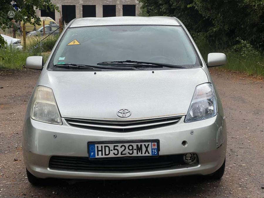 Pelēks Toyota Prius 2004 Tauragė, ar dzinēja tilpumu 1.50 L un nobraukumu 252 tūkst. km par 2000 €, foto 7 vietnē AUTOMOTO.COM.LV