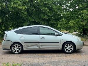 Pelēks Toyota Prius 2004 Tauragė, ar dzinēja tilpumu 1.50 L un nobraukumu 252 tūkst. km par 2000 €, foto 8 vietnē AUTOMOTO.COM.LV