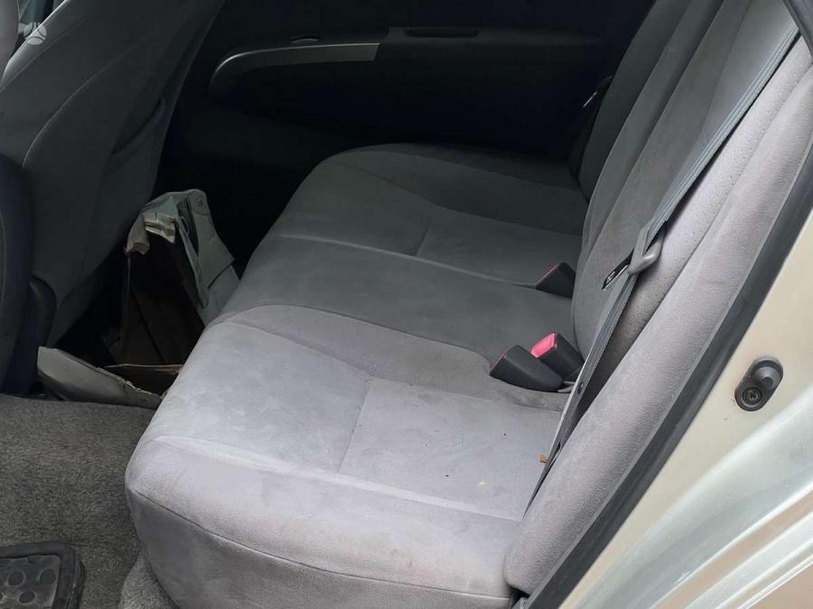Pelēks Toyota Prius 2004 Tauragė, ar dzinēja tilpumu 1.50 L un nobraukumu 252 tūkst. km par 2000 €, foto 12 vietnē AUTOMOTO.COM.LV