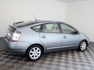 Pelēks Toyota Prius 2004 Tallina, ar dzinēja tilpumu 1.50 L un nobraukumu 279 tūkst. km par 1799 €, foto 4 vietnē AUTOMOTO.COM.LV