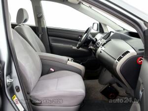 Pelēks Toyota Prius 2004 Tallina, ar dzinēja tilpumu 1.50 L un nobraukumu 279 tūkst. km par 1799 €, foto 7 vietnē AUTOMOTO.COM.LV