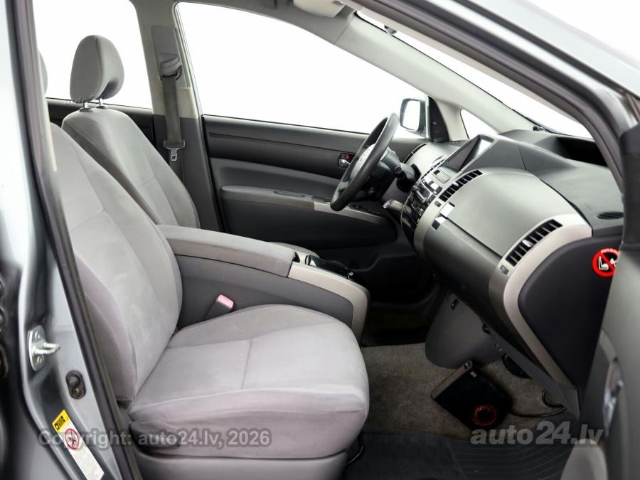 Pelēks Toyota Prius 2004 Tallina, ar dzinēja tilpumu 1.50 L un nobraukumu 279 tūkst. km par 1799 €, foto 7 vietnē AUTOMOTO.COM.LV